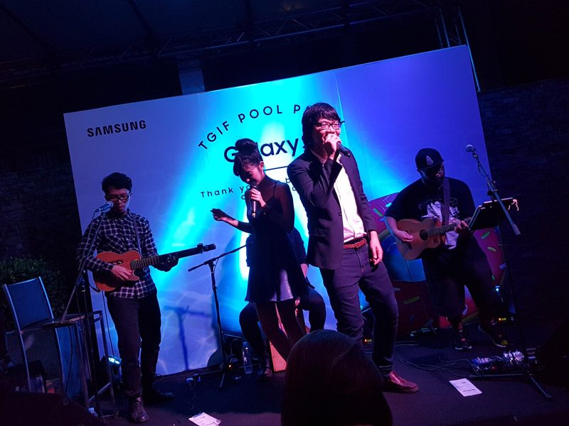 ปาร์ตี้ TGIF ริมสระ ท้าพิสูจน์ Samsung Galaxy S7 สนุกได้ทุกโอกาส!
