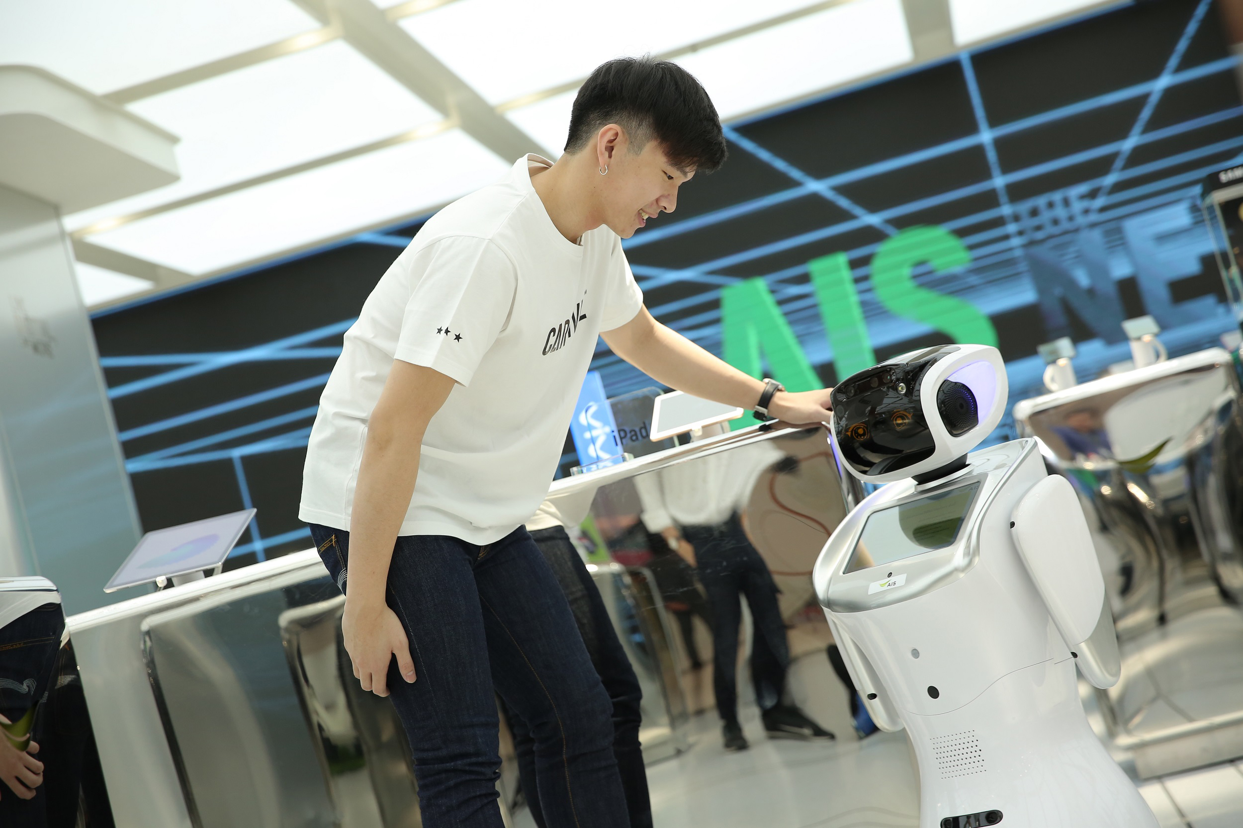 07-Alex Robot พร้อมสร้างประสบการณ์ดิจิทัลให้ลูกค้าได้สัมผัสเร็วๆ นี้