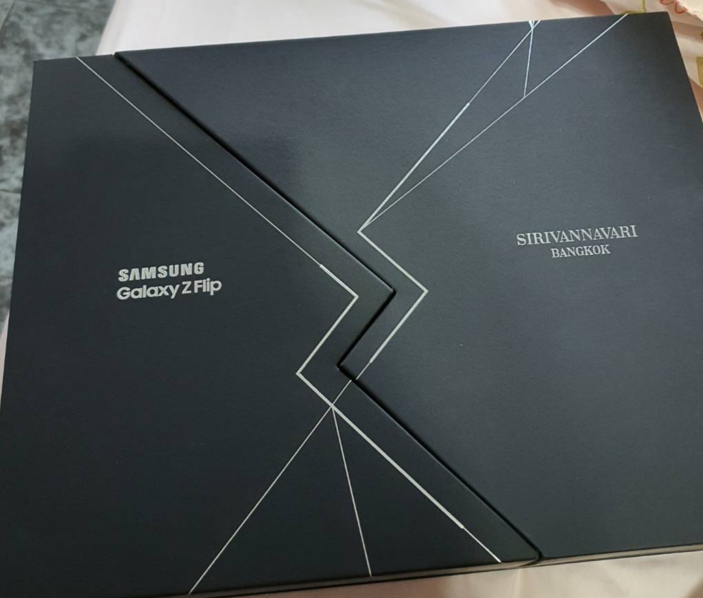 เปิด Box Set “Galaxy Z Flip x SIRIVANNAVARI BANGKOK Special Case ...