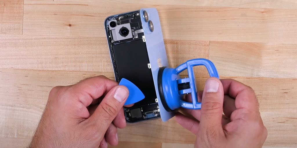 iPhone 14 Teardown