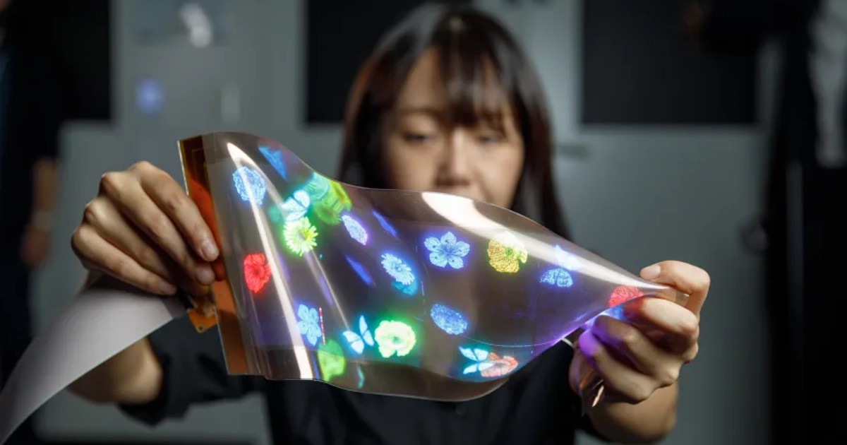LG free-form displays ตัวอย่างหน้าจอแบบใหม่ ยืดหน้าจอตามการใช้งานได้