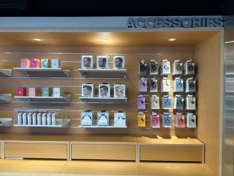 พาชม AIS Flagship Store ล่าสุด ด้วยแนวคิด AIS THE YOUNIVERSE แห่งใหม่ ...