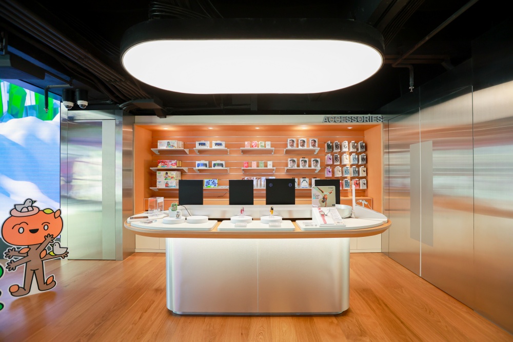 พาชม AIS Flagship Store ล่าสุด ด้วยแนวคิด AIS THE YOUNIVERSE แห่งใหม่ ...